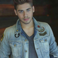 Zé Felipe comemora 18 anos em show – Portal SUCESSO!