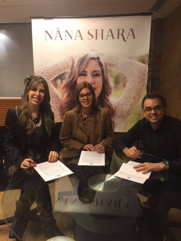 Nãna Shara assina com a Universal Music Christian – Portal SUCESSO!