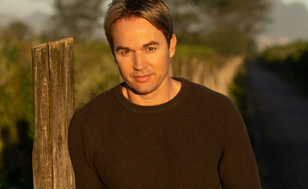 Chris Durán sobe faixa “De Graça em Graça” – Portal SUCESSO!